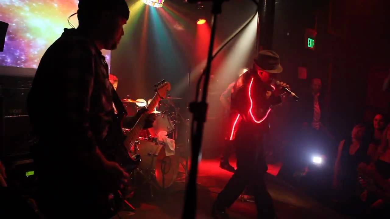 Zoo Station - U2 Tribute - Ultra Violet - Red Devil Lounge - YouTube