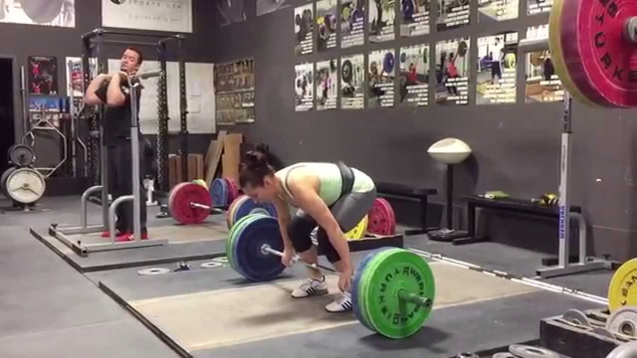Alyssa Power Clean 95 kg (209 lbs) at 63 kg Bodyweight - YouTube