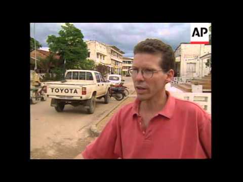 ZAIRE: REBEL LEADERS INSIST RWANDAN REFUGEES TRAVEL HOME OVER LAND