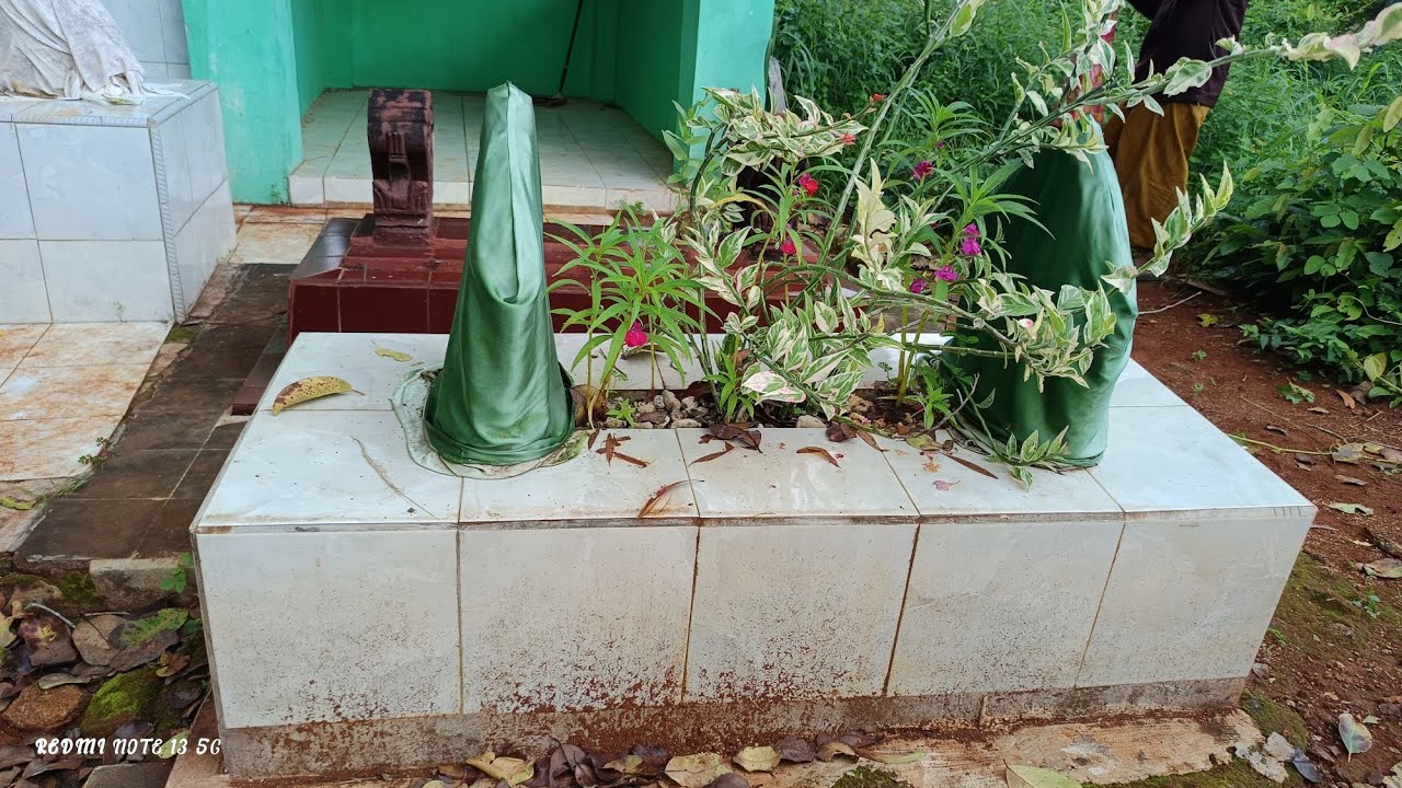 KH A. Zainuddin Kakek Syaikh Lukman Haris Rahman As-Syattor - YouTube