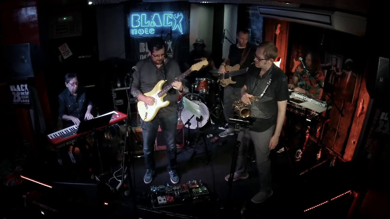 Elements Live in Valencia - YouTube