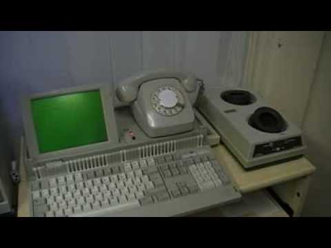 Akustikkoppler am PPC 512 wählt sich mit 300 baud in Mailbox ein - YouTube