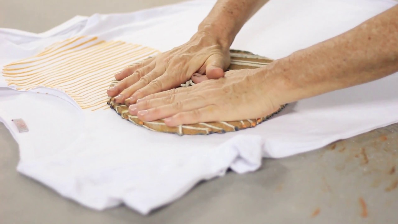 Processo de Estamparia Manual - Atelier Customize | Projeto Reverte ...