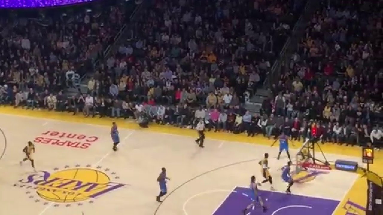 Kobe Bryant 3-Pointer + Fabulous Behind the Back Pass 12/23/2015 - YouTube