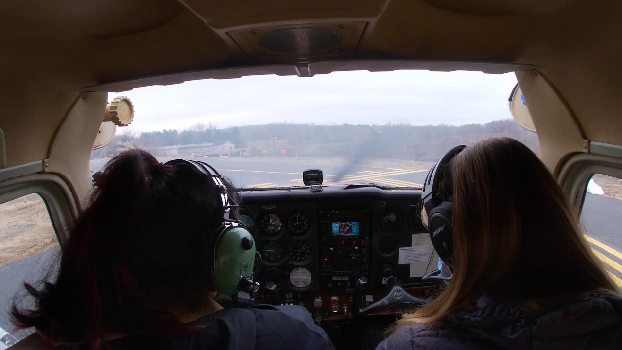 First Traffic Pattern Lesson C172 - YouTube