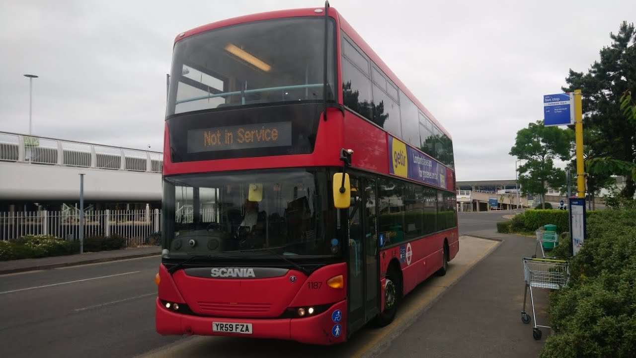 *Ex-London Beast* Morebus Scania N230UD Omnicity 1187 (YR59 FZA) on the ...