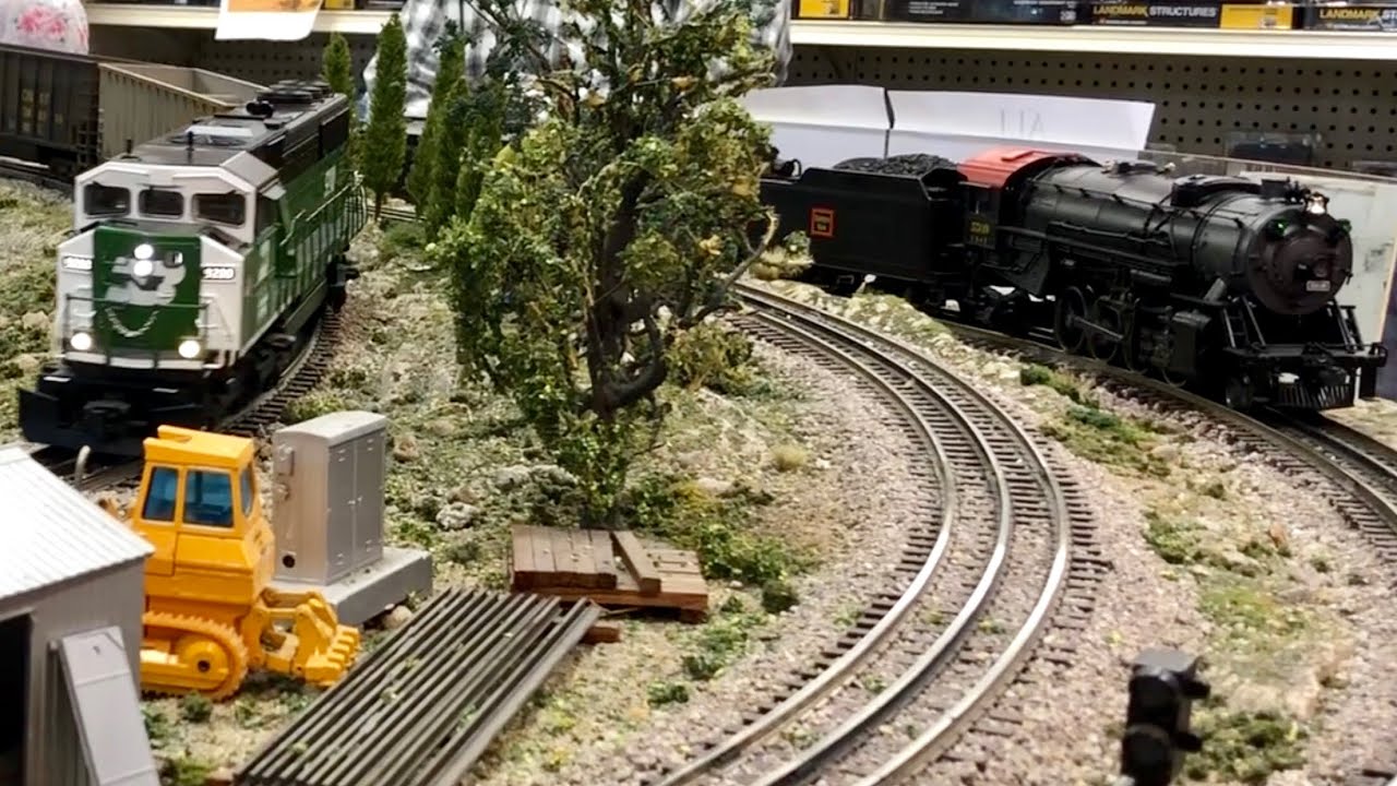 O and HO scale trains at “The train shack” Burbank CA - YouTube
