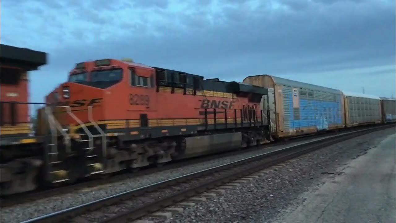 BNSF and NS Streator, IL w/ NS 1066 and L-CHI105 04/19/23 - YouTube