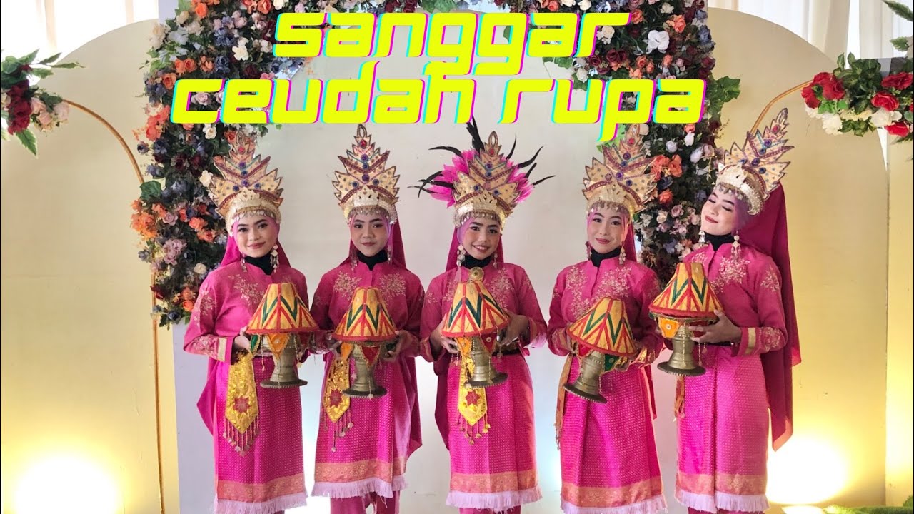 Tari Peumulia Jamee Ranup Lampuan - YouTube