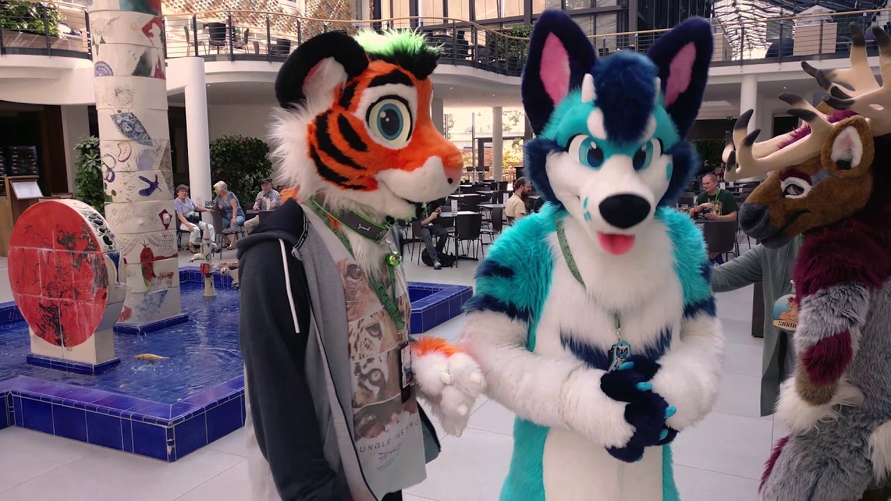 Eurofurence 24 - Fursuitwalk - YouTube