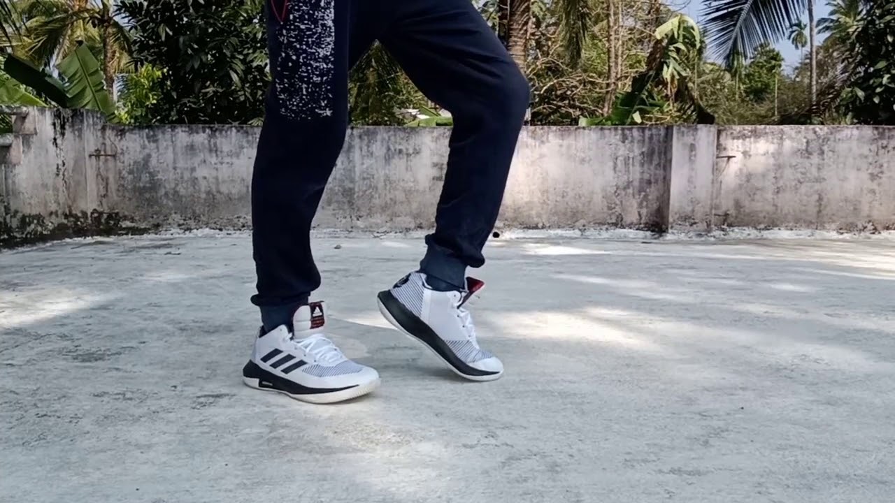 World's latest three dance moves - YouTube