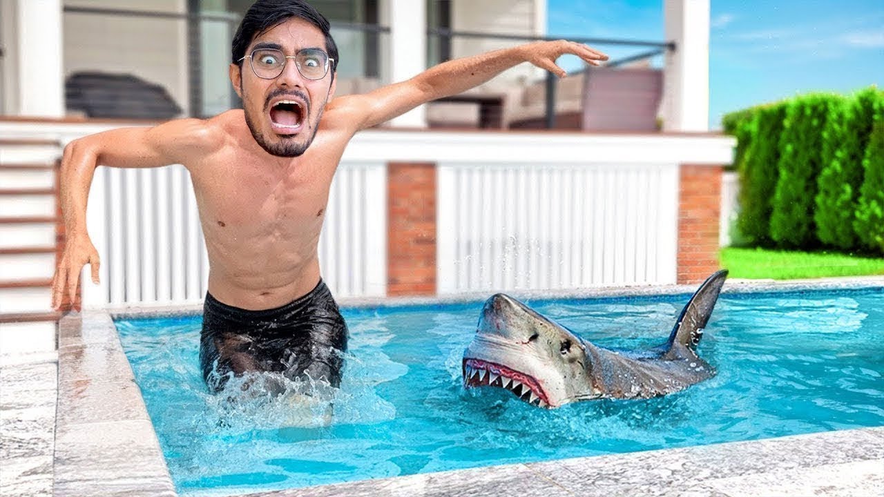 24 Hours in Swimming Pool Challenge अब 24 घंटे इस पूल से बाहर नहीं आ ...