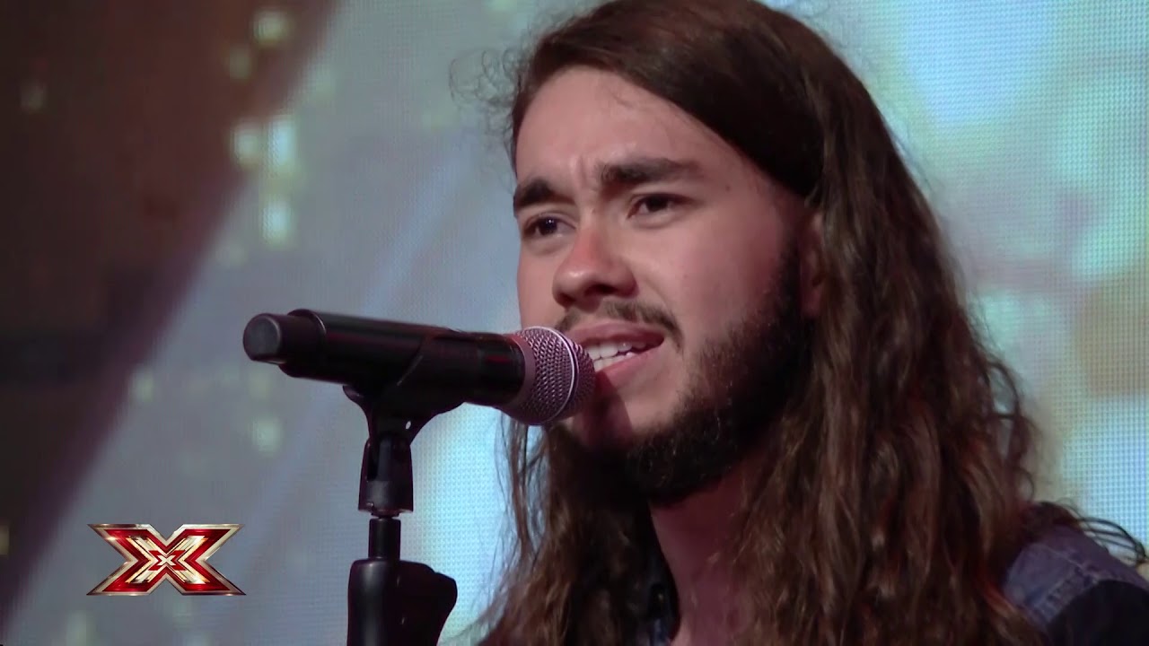 Royé impactó al jurado con su excelente registro vocal. - YouTube