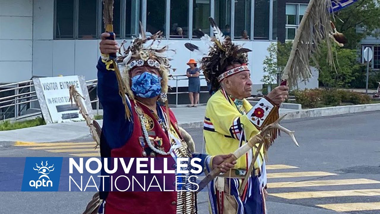 Le pow wow annuel traditionnel des mohawks de Kanahwake devant le ...