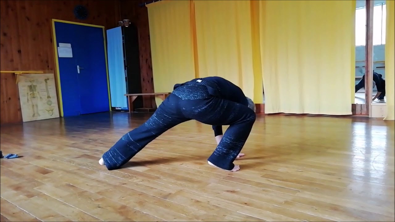 Exercice au sol - danse contemporaine - janvier 2021 - YouTube