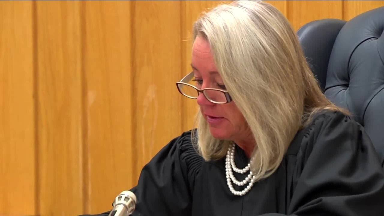 Judge sentences Nassar in Eaton County court - YouTube