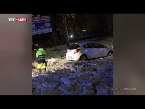 Roma'daki dolu yağışı hayatı felç etti
