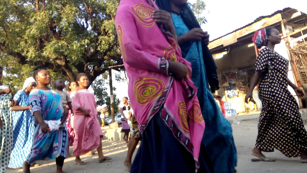 BESENI MTAANI KWETU - YouTube