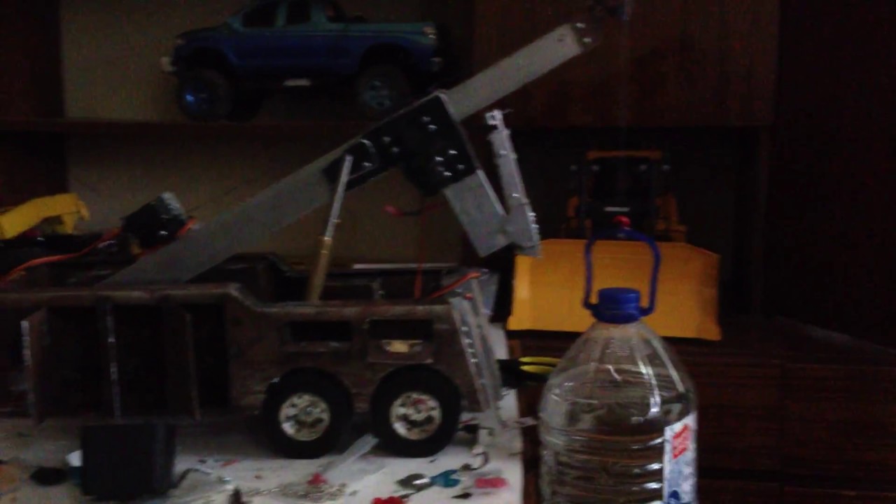 RC Heavy wrecker winch test - YouTube