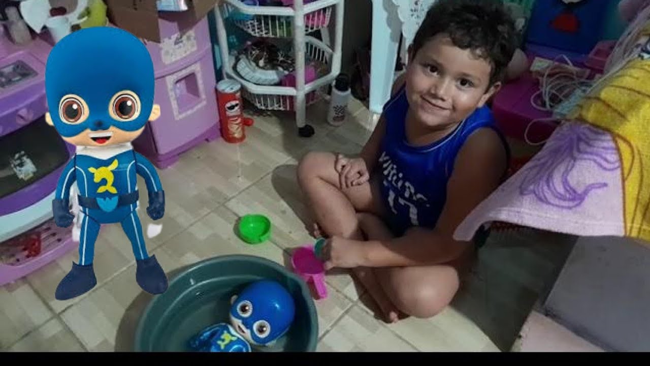 brincando com meu super foca lucas neto - YouTube
