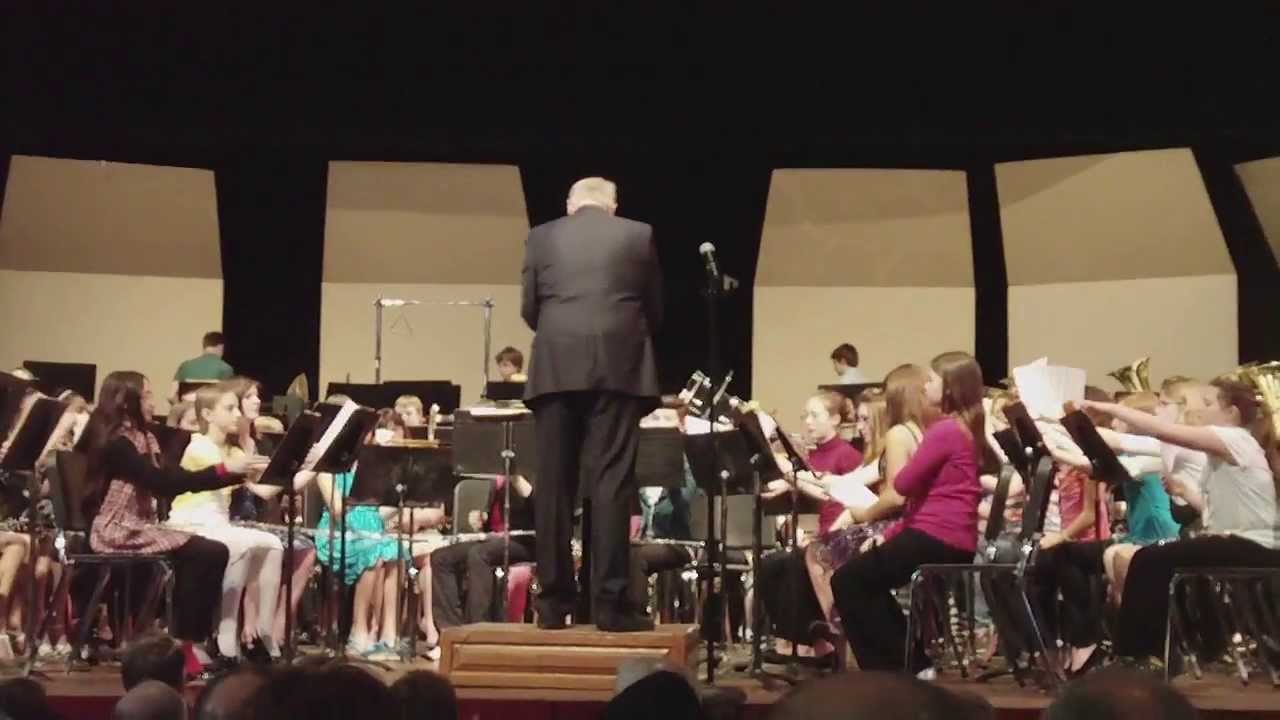 Gold Honor Band performs "Hobbit Dance" at Coe College - YouTube