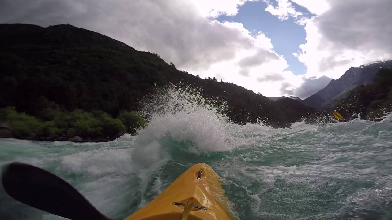Kayaking Terminator And Himalaya Rapid On The Futaléufu River In ...