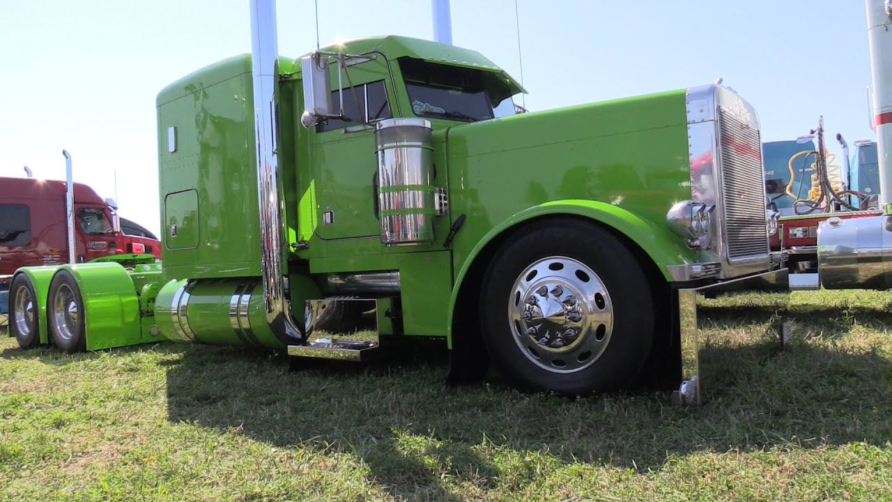 A Beautiful Custom Green Peterbilt 389 Sleeper - YouTube