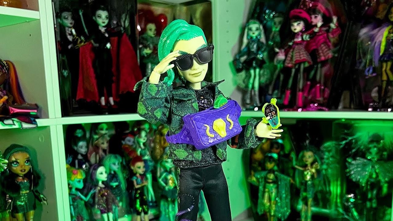 UNBOXING NEW MONSTER HIGH G3 DEUCE GORGON DOLL (Review & Comparison to ...