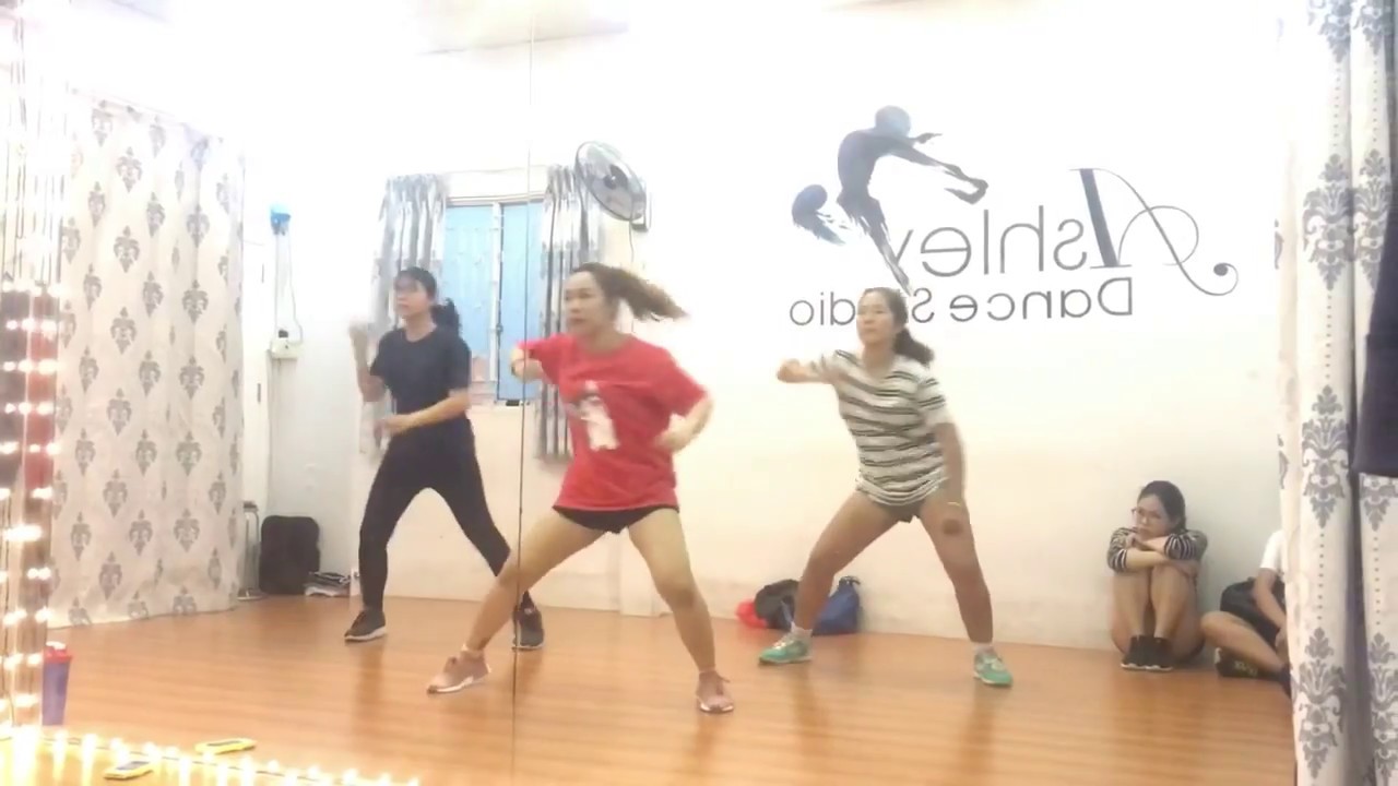 Friends dance cover/ Ashley Dance Studio - YouTube