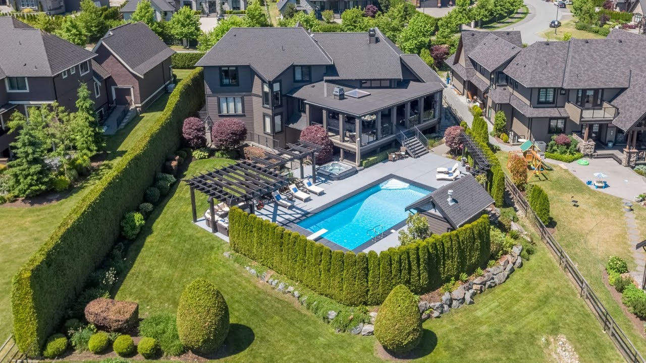 Luxurious Private Estate | Elegant Design with Beautiful Craftsmanship ...