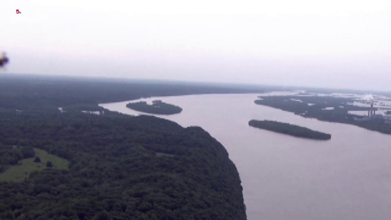 Great River Road overtaken by Mississippi River in Grafton, Illinois ...