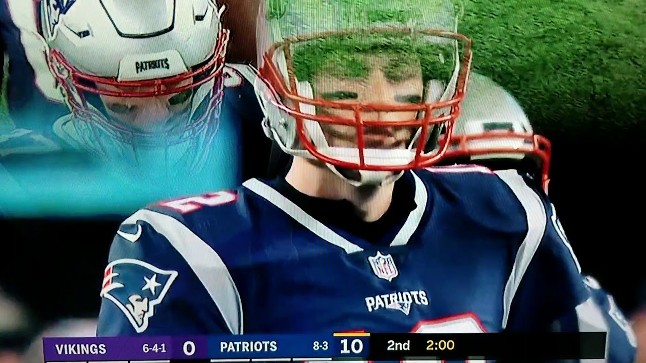 Tom brady hilariously winks and smiles at the camera - YouTube