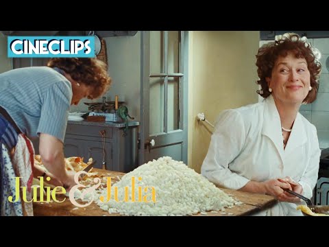 Julia Child Proves Everyone Wrong | Julie & Julia | CineStream