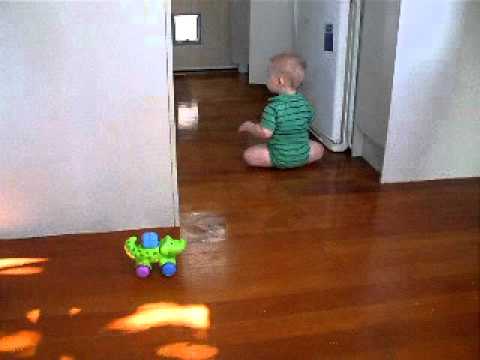 Bottom shuffling baby.AVI - YouTube