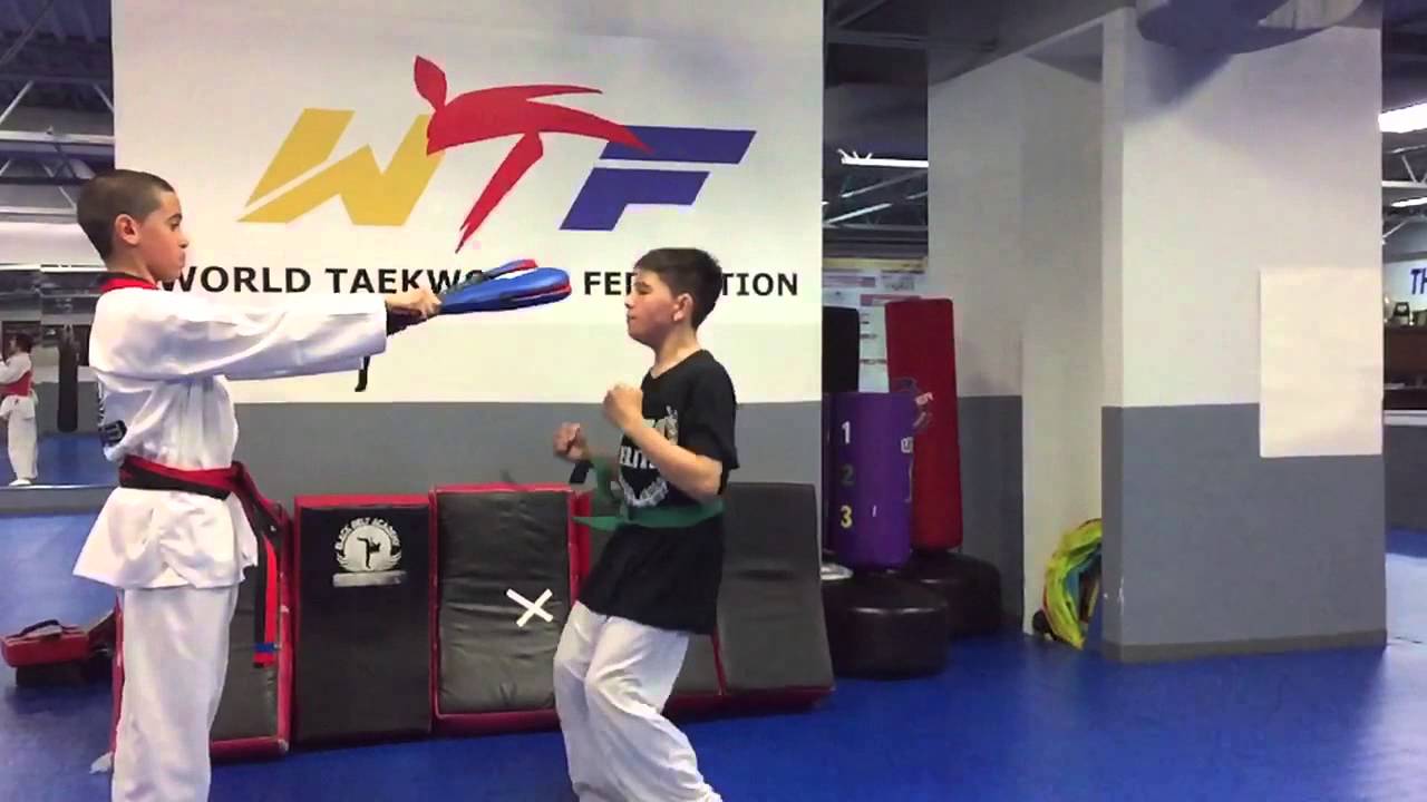 Double Front Kick TKD - YouTube