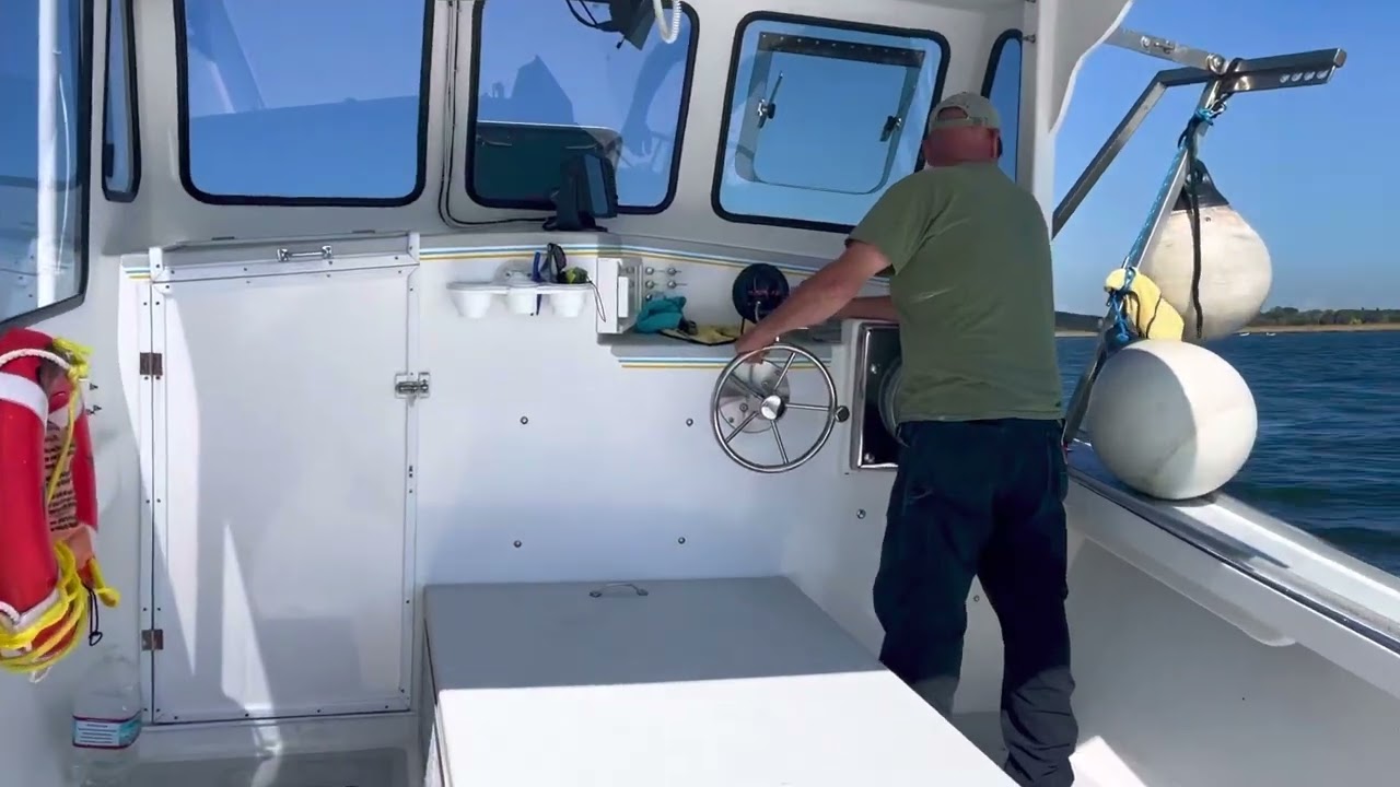 Mussel ridge 28 cruising 22kts - YouTube