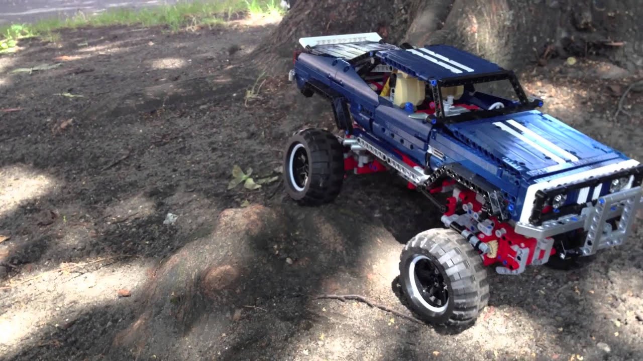 LEGO Technic 9398 and 41999 - Crawlers in the sun - YouTube