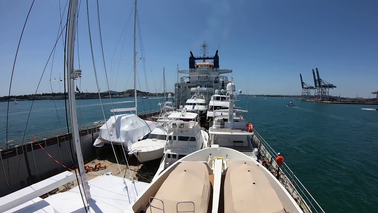 Yacht Express, outbound from Auckland, New Zealand. - YouTube