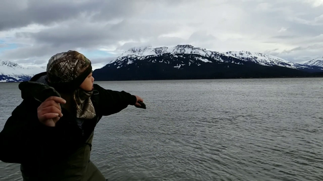 Alaska hooligan dip netting. - YouTube