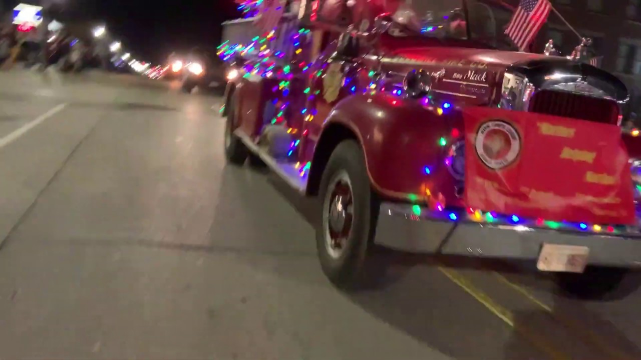 Hannibal Holiday Parade 2019 - YouTube