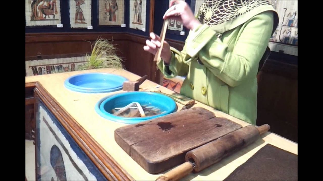 How to make paper from Papyrus - YouTube