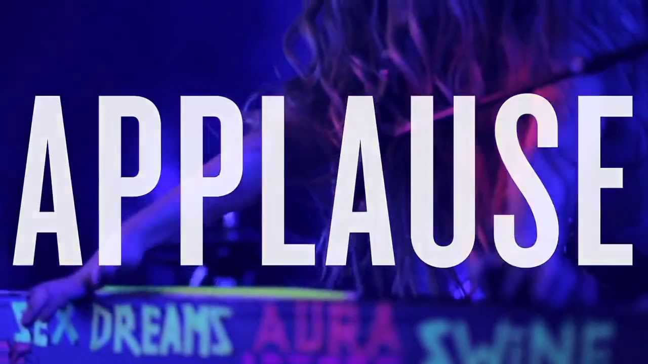 Lady Gaga - Applause (Live At V Magazine) - YouTube