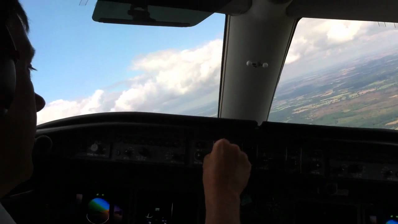 Learjet 45 cockpit - YouTube