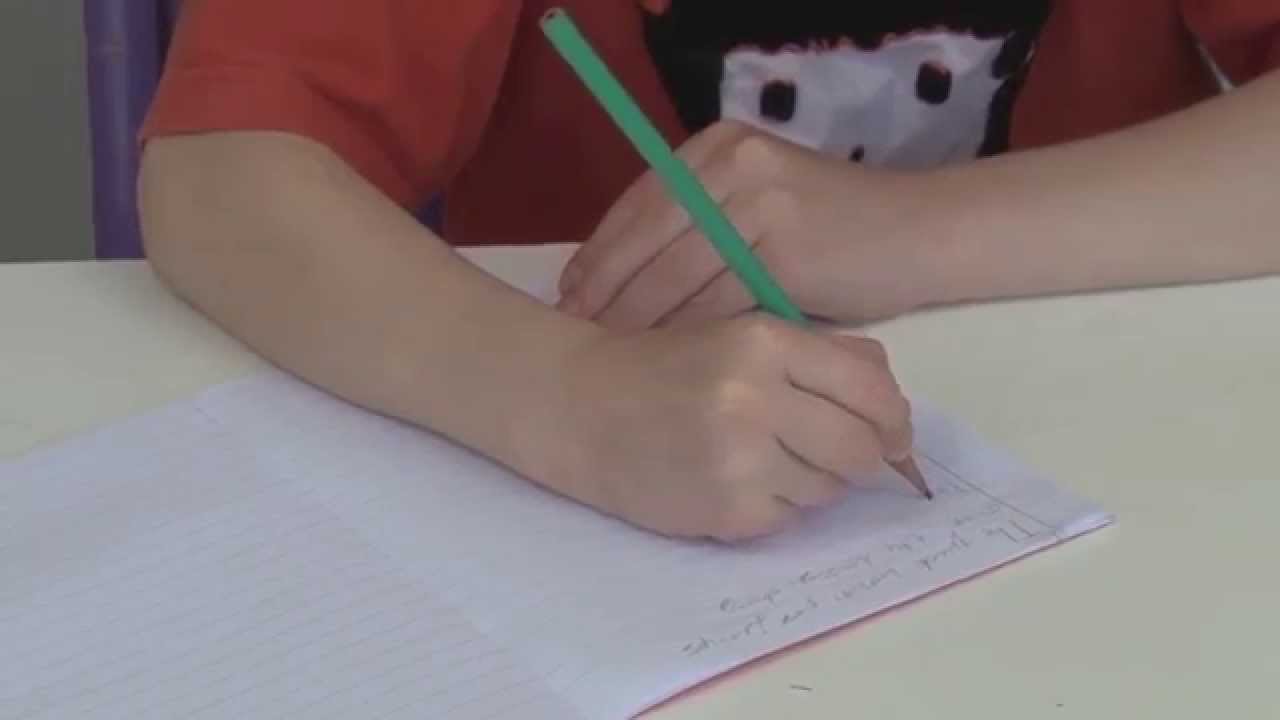 Handwriting: the correct pencil grip - YouTube