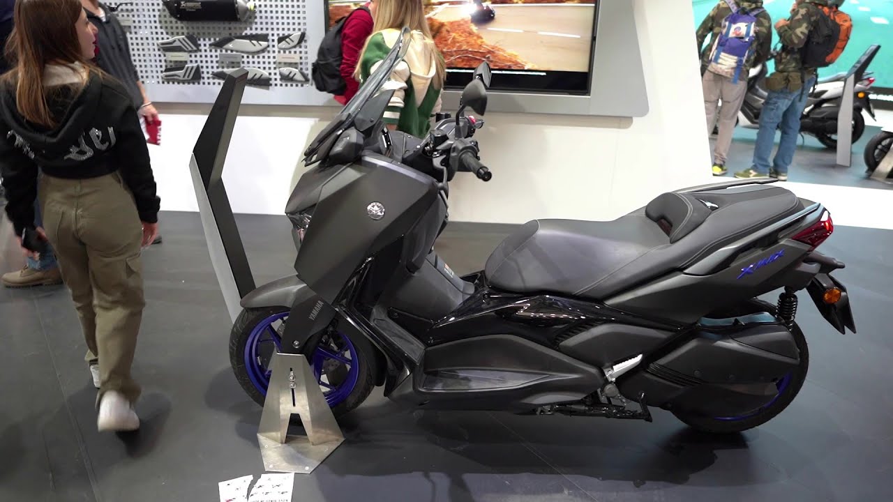 The 2024 YAMAHA XMAX 300 scooter in EICMA - YouTube