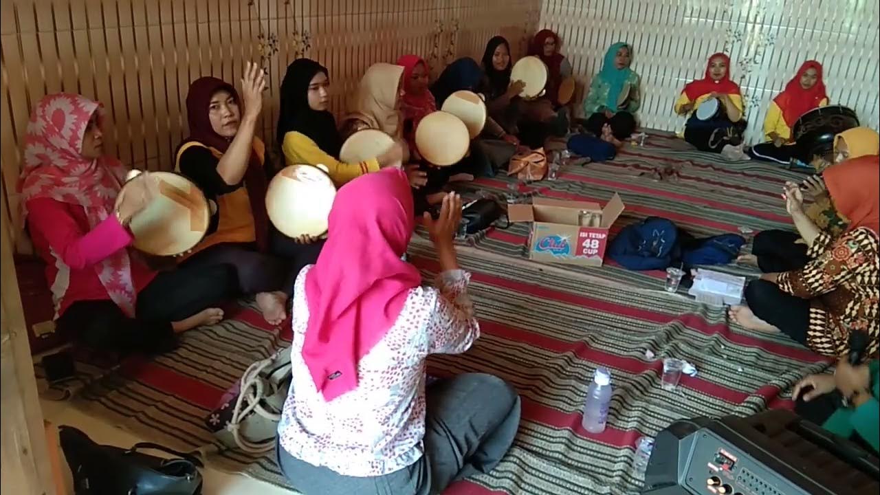 Latihan Sholawatan Gugus III, Tsalasa Nidaria. - YouTube