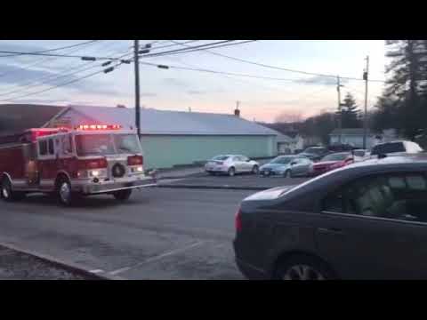 Engine/Rescue 22 responding - YouTube