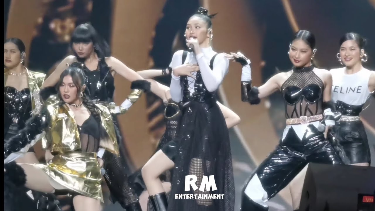 BINI - The Very First Live Performance at the Araneta Coliseum - YouTube