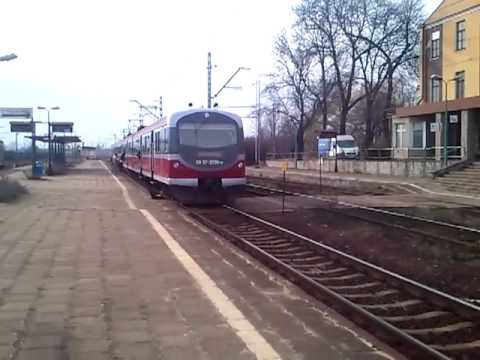 EN57-2038 EN57-686 inter regio - YouTube