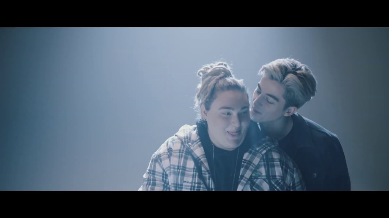 Elijah Woods x Jamie Fine - Want You Back (Bloopers) - YouTube